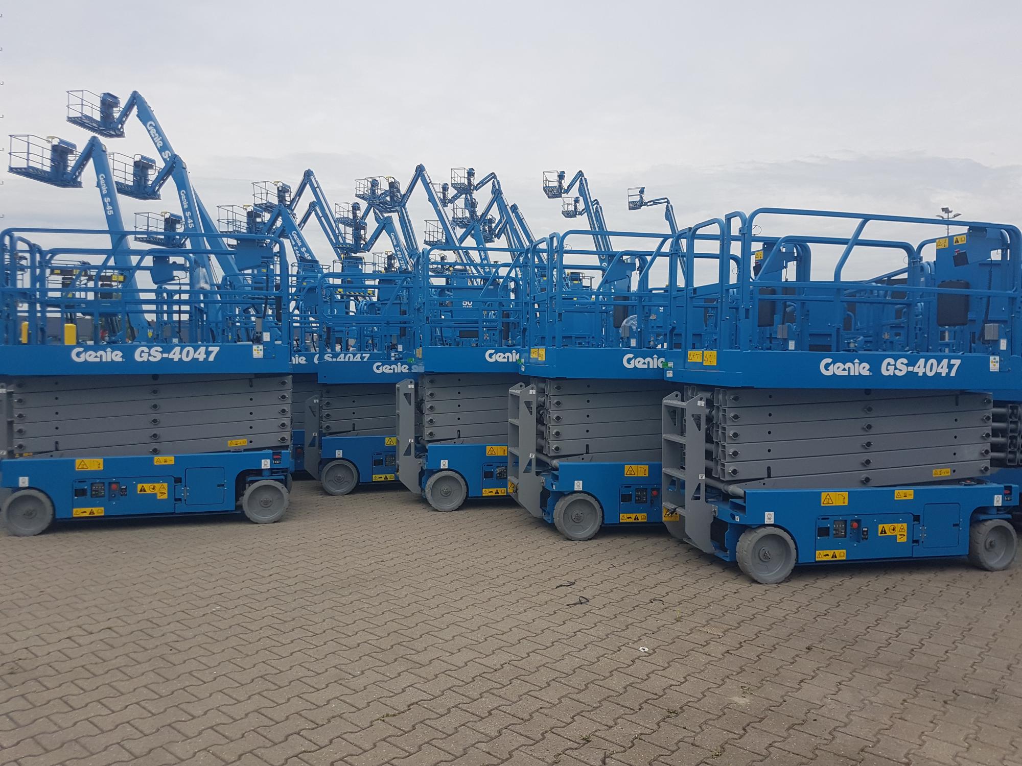 Genie's all in a row! | Working at Height